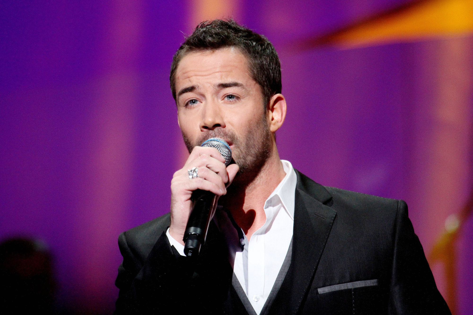 Emmanuel Moire, ses failles, ses rêves - Le chanteur sort son 4e album