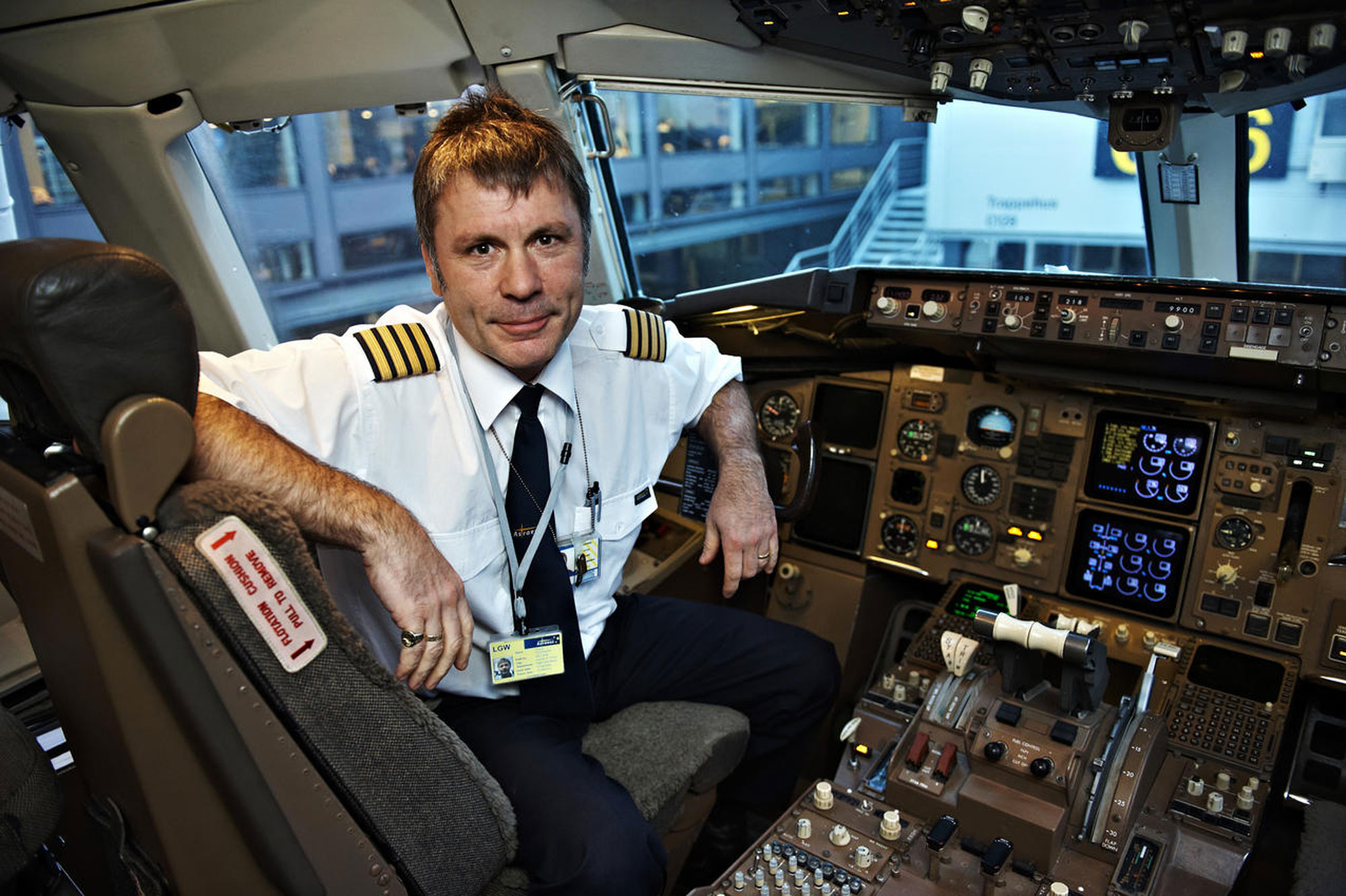 Bruce Dickinson : rock star, pilote et patron - Il dirige une compagnie ...
