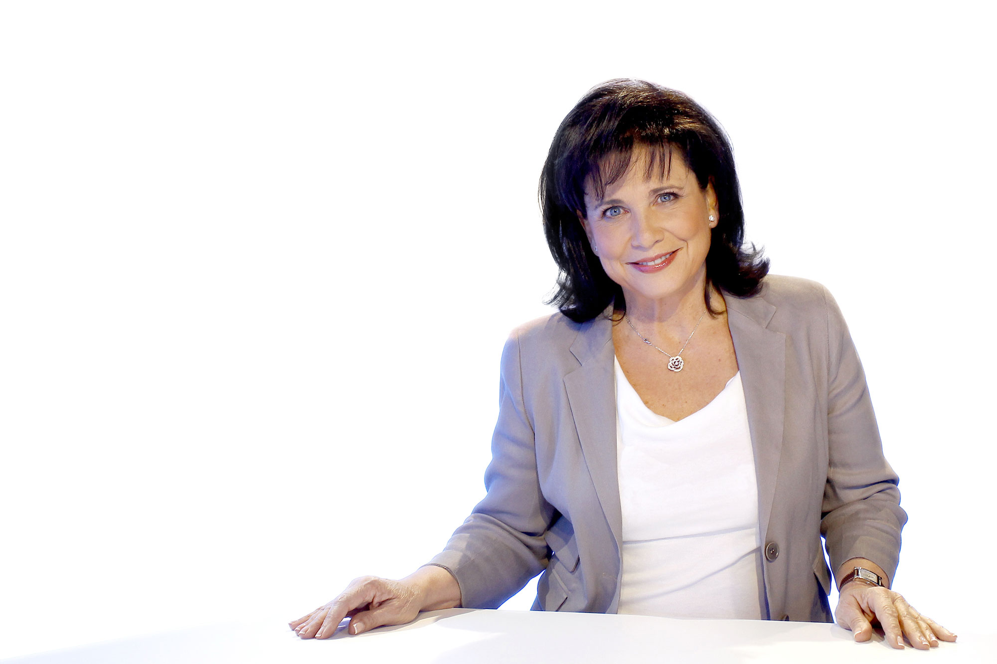 Anne Sinclair fait son retour à la télévision - Sur France 3