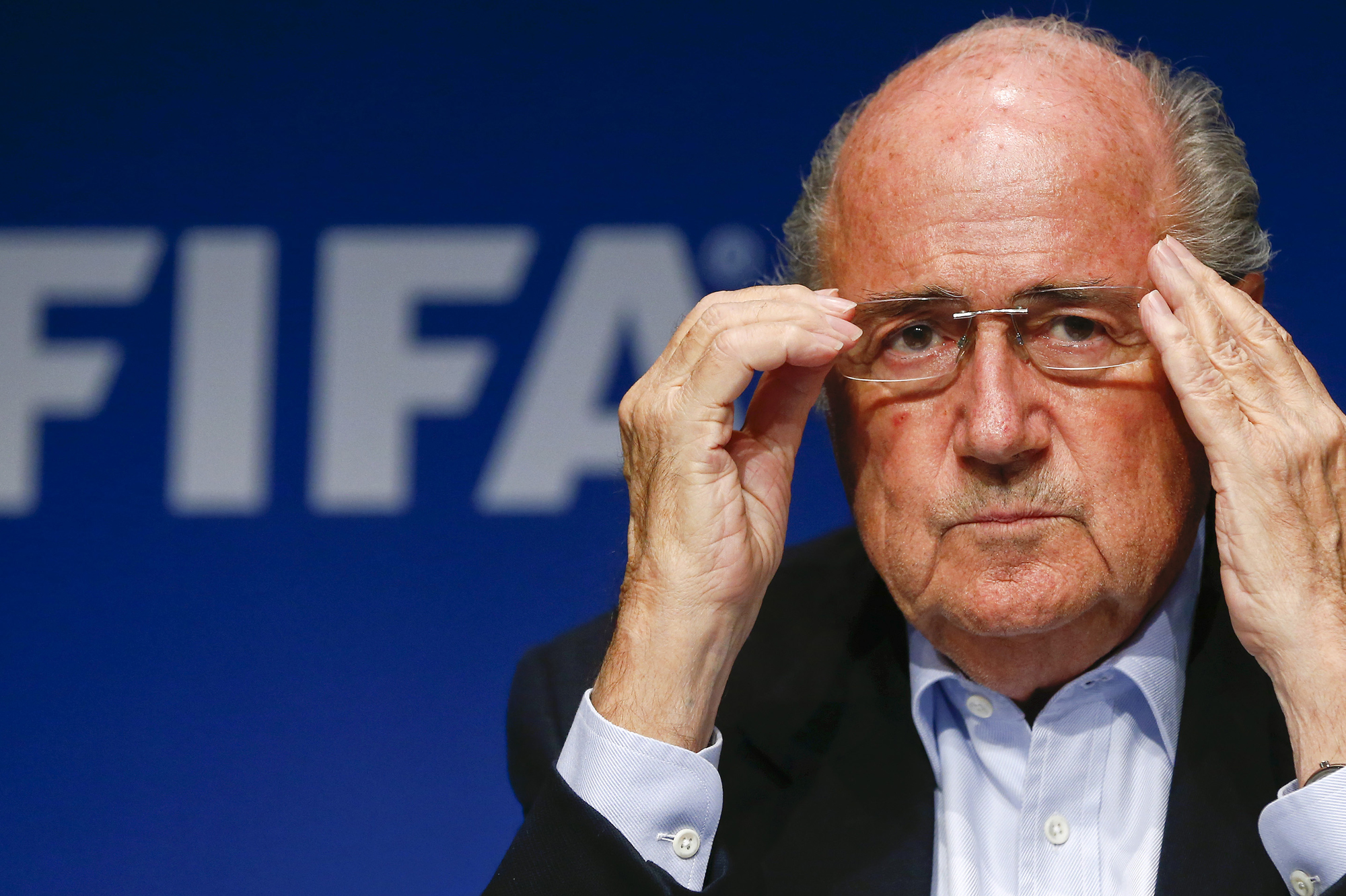 Scandales à la Fifa - Sepp Blatter, touché mais pas coulé