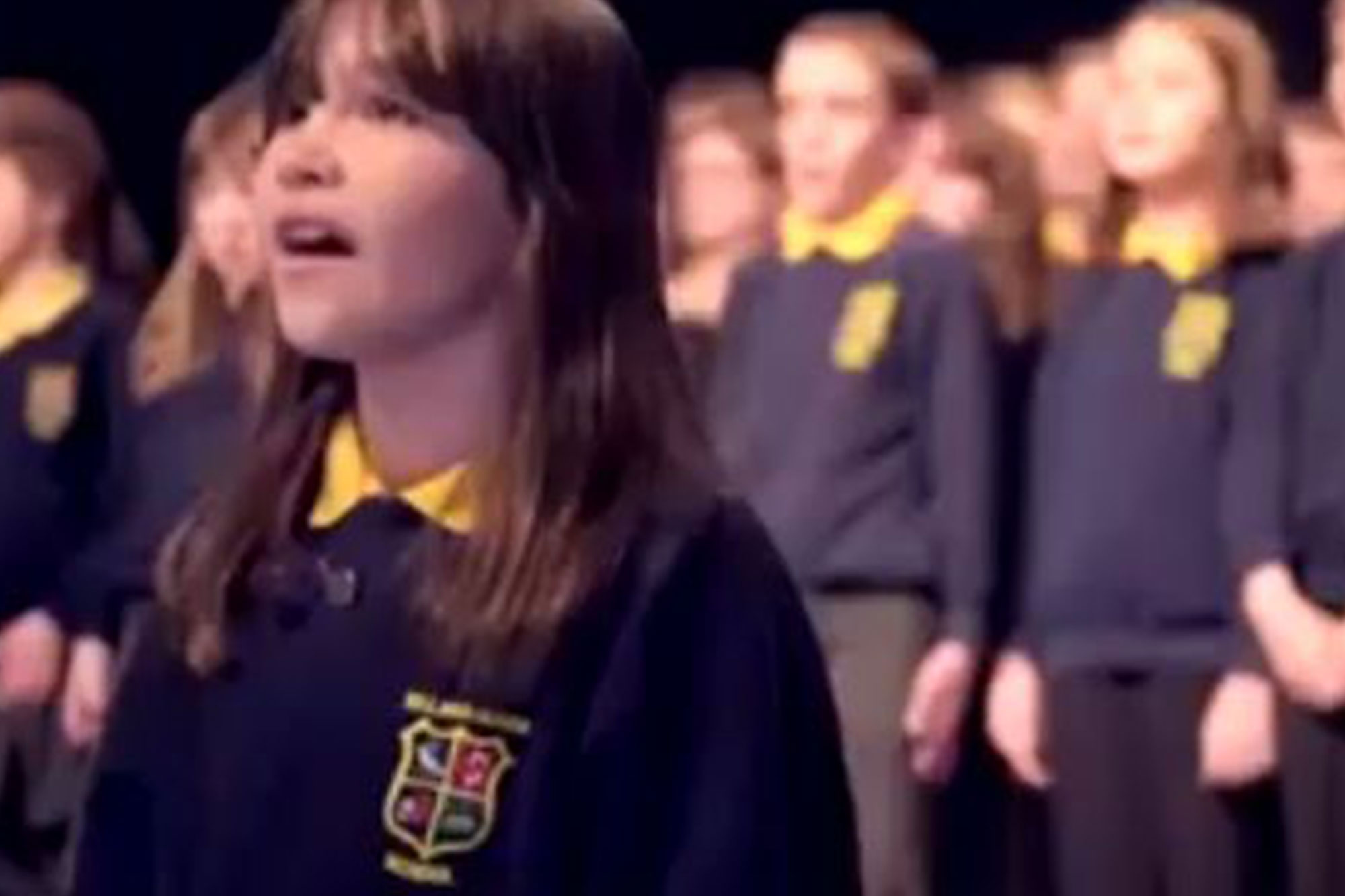 Sa reprise de "Hallelujah" fait le tour du monde: la petite fille ...