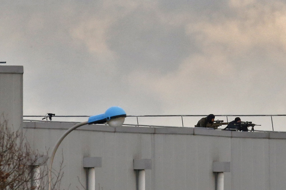 Avec le RAID et le GIGN dans les pas des tueurs - Attentats contre ... Avec le RAID et le GIGN dans les pas des tueurs - Attentats contre ...