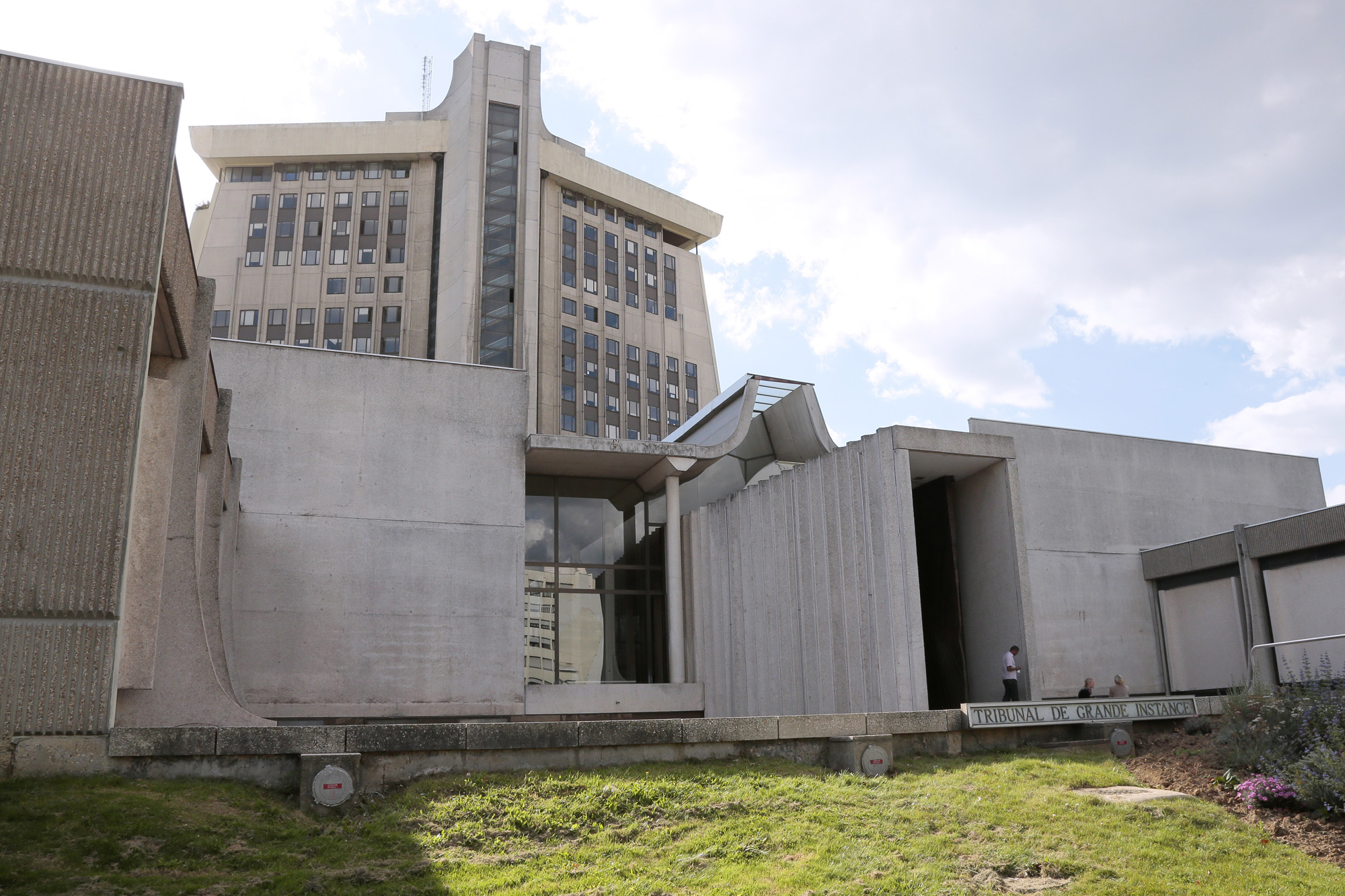 Des avocats bloquent l'entrée du tribunal de grande instance de Créteil