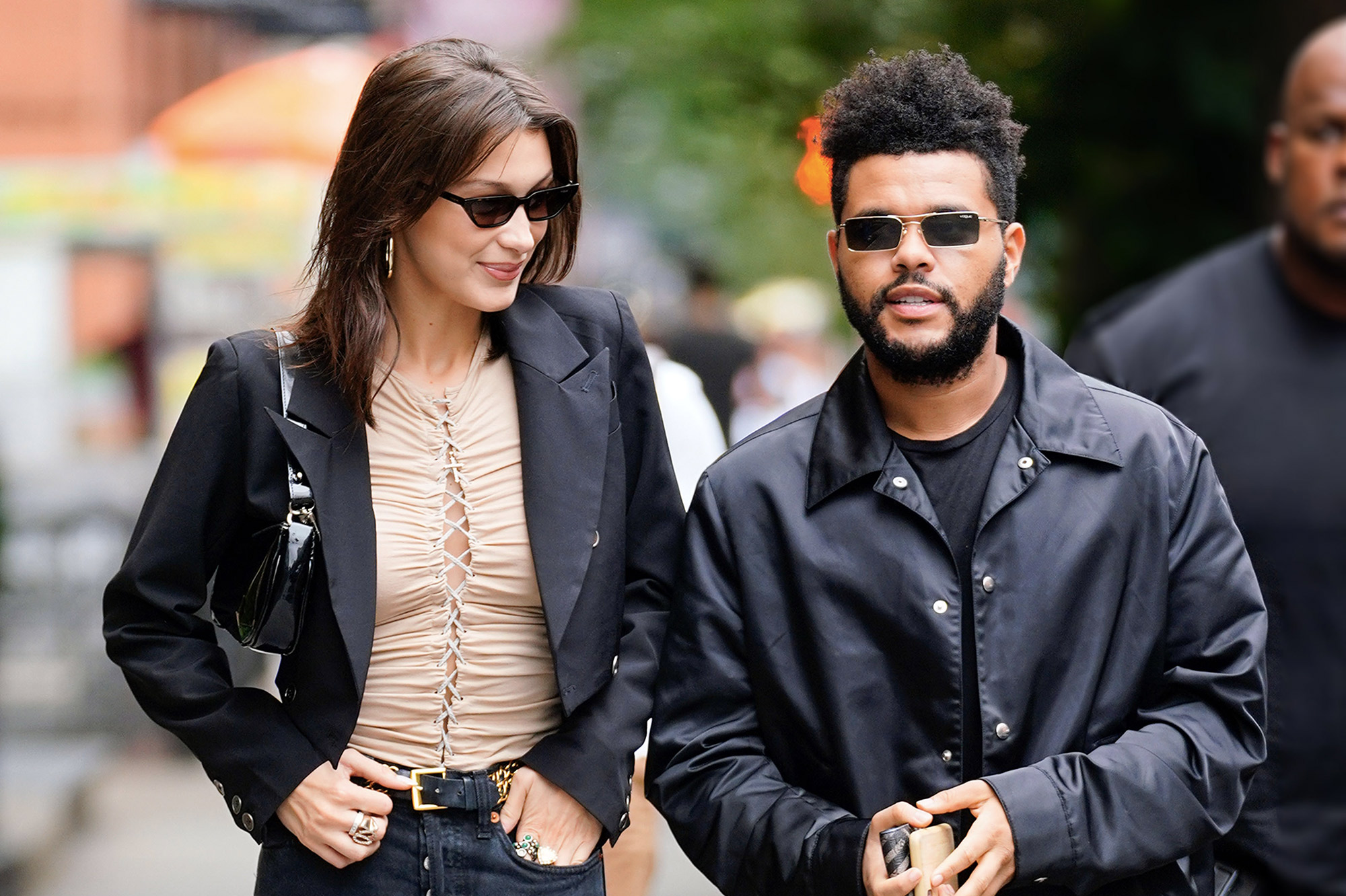 Bella Hadid et The Weeknd, en amoureux à Abu Dhabi