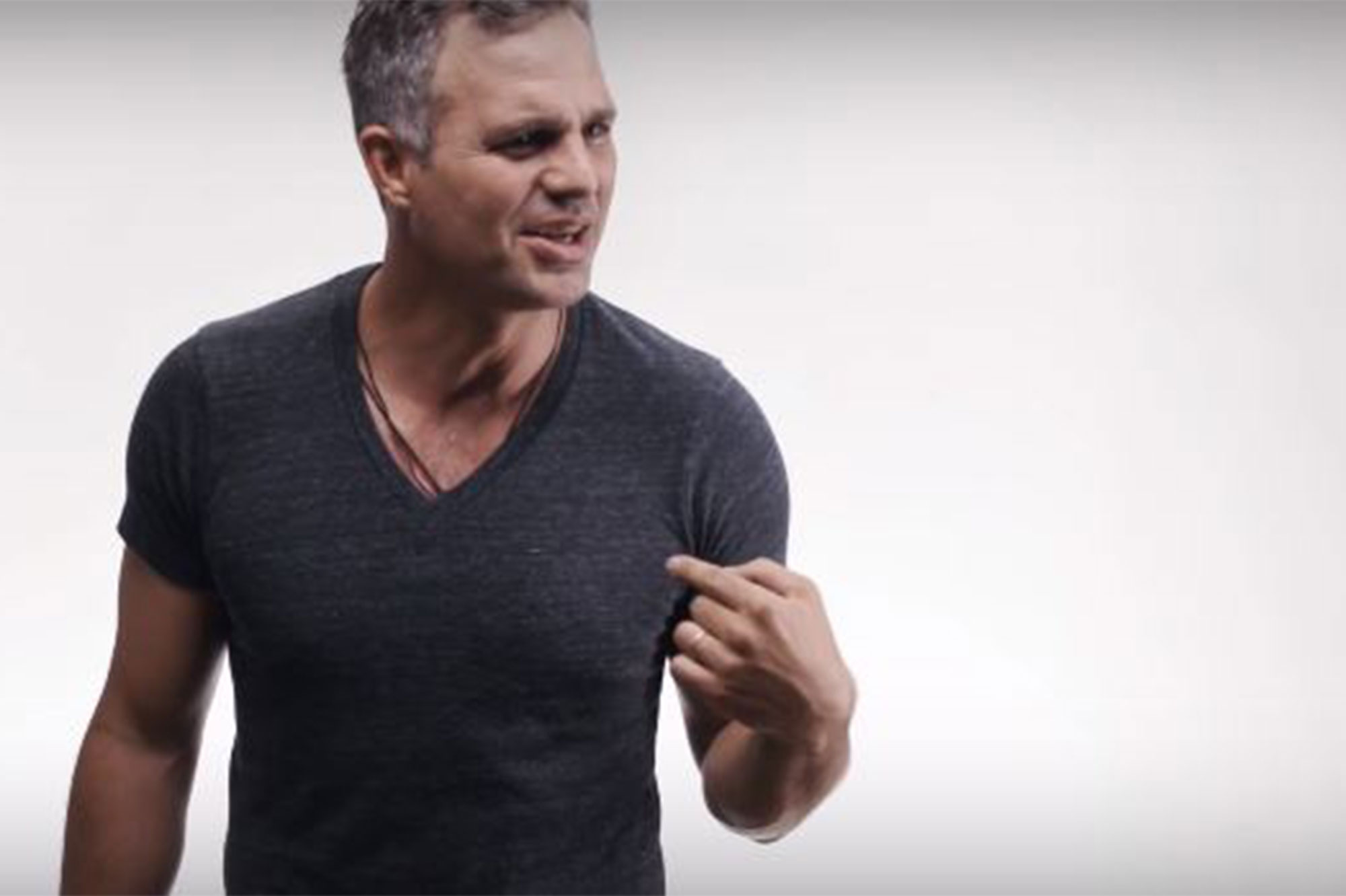 Mark Ruffalo s’offre nu pour contrer Donald Trump