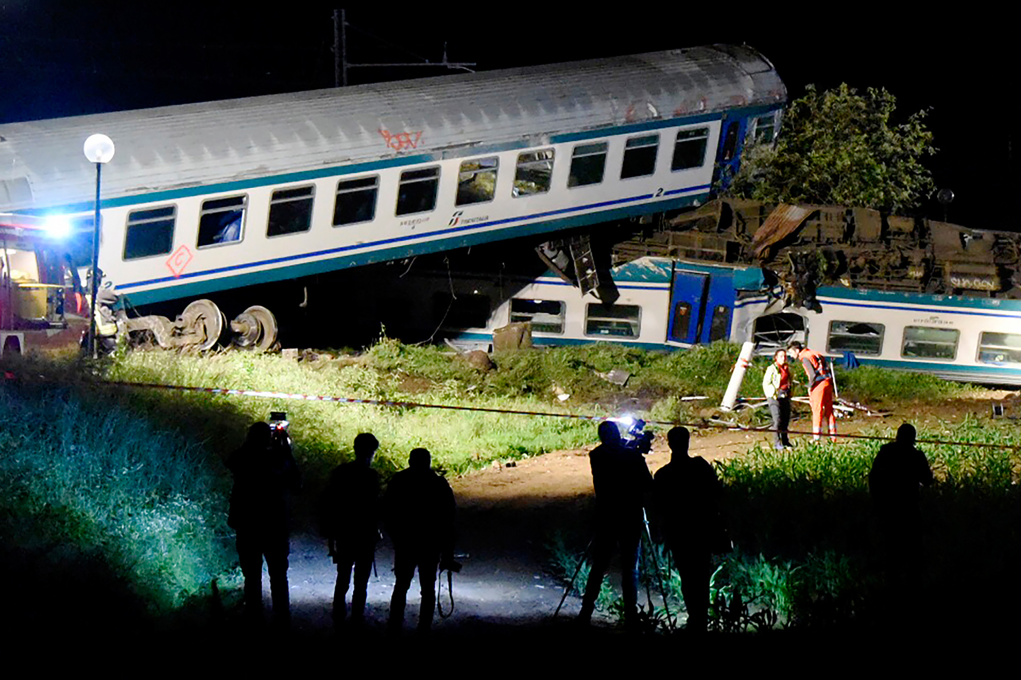 Italie: deux morts, des blessés dans un déraillement de train