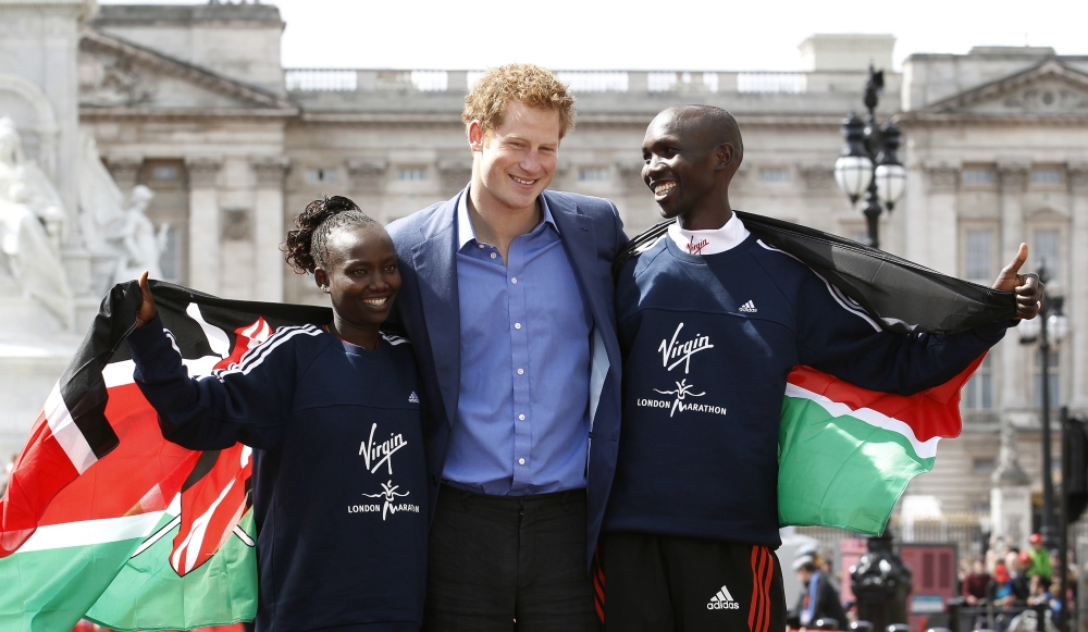 Harry, Champion à Buckingham