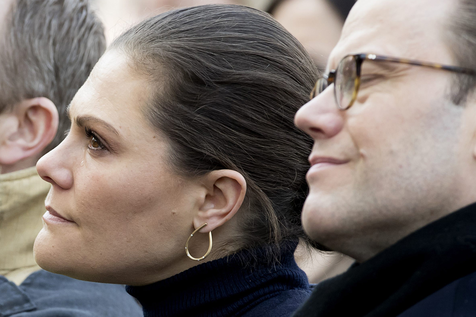 Victoria encore en larmes, un an après l’attentat de Stockholm