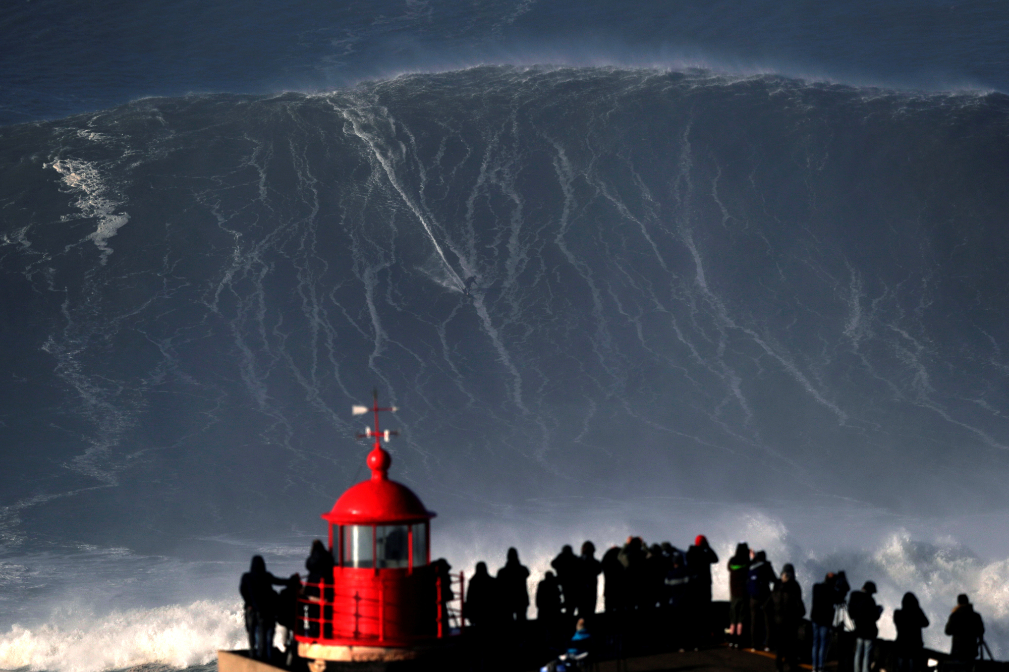 Défier la vague la plus haute du monde