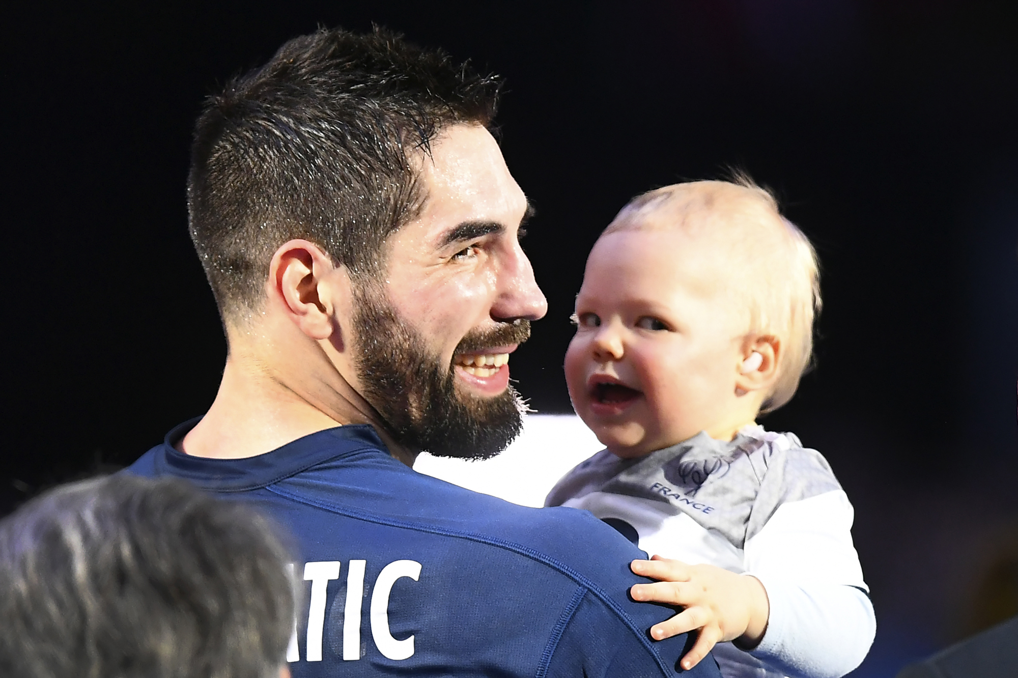 Nikola Karabatic, un bébé et un titre de meilleur joueur