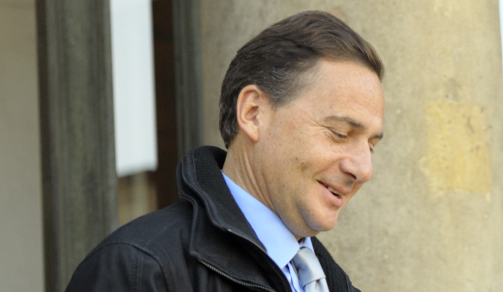 Pour Éric Besson, relever les salaires favoriserait les délocalisations