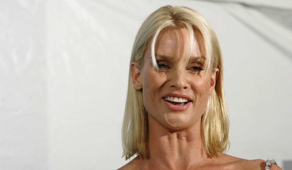 Nicollette Sheridan (Edie Britt) porte plainte contre le créateur des ...