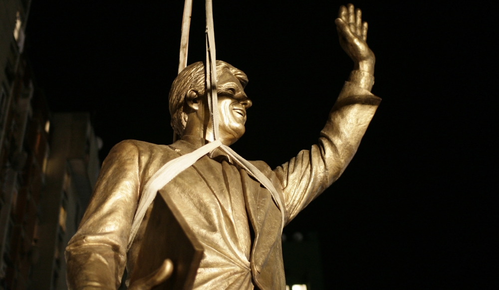 Une statue de Bill Clinton au Kosovo