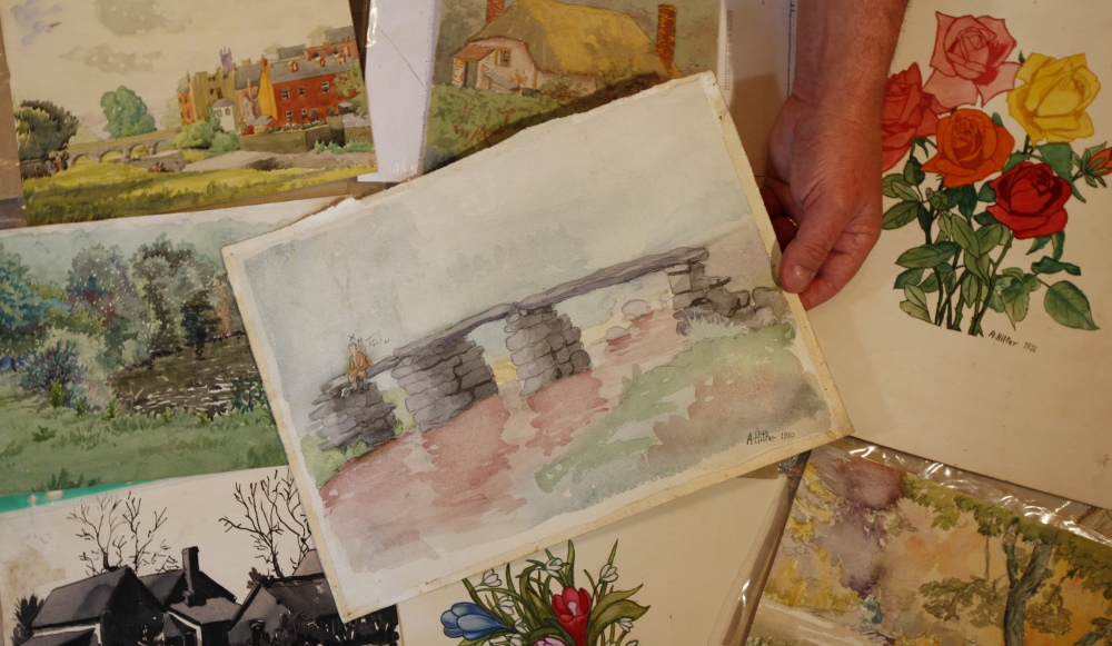 143 000 dollars pour 12 tableaux d'Hitler