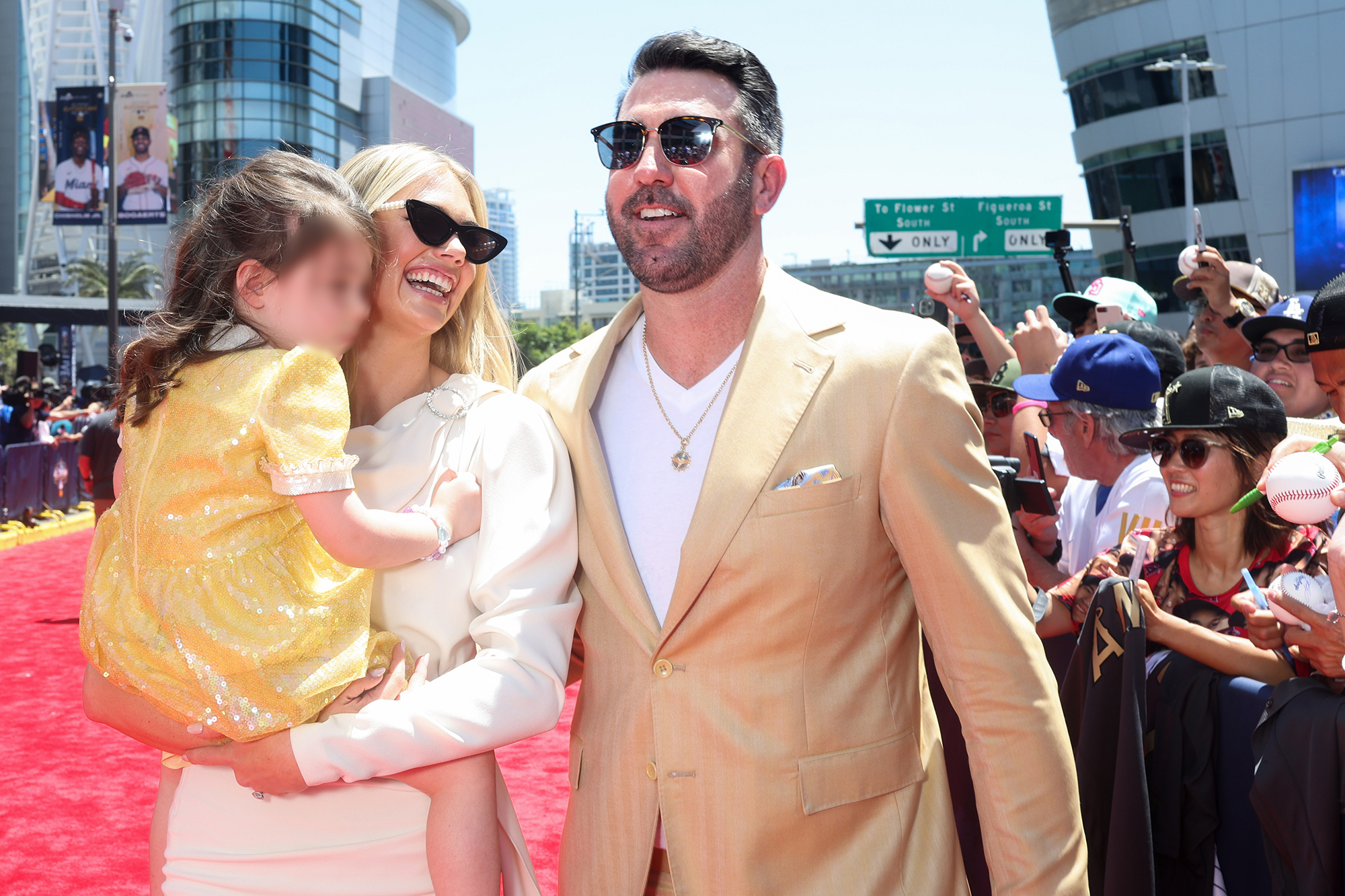 Kate Upton fière, sortie sportive en famille pour une grande occasion