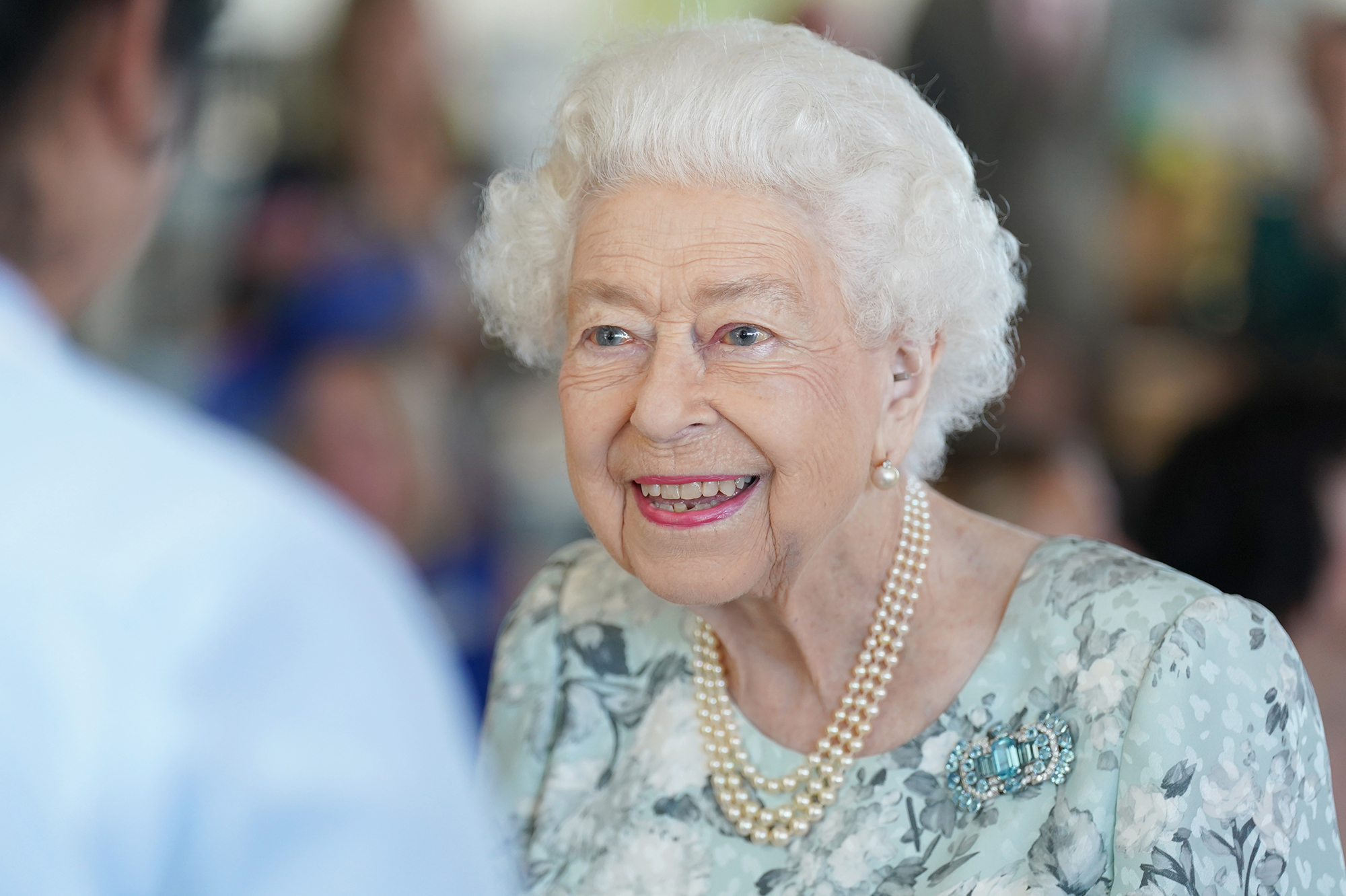 Elizabeth II salue les Anglaises victorieuses de l'Euro, «une ...