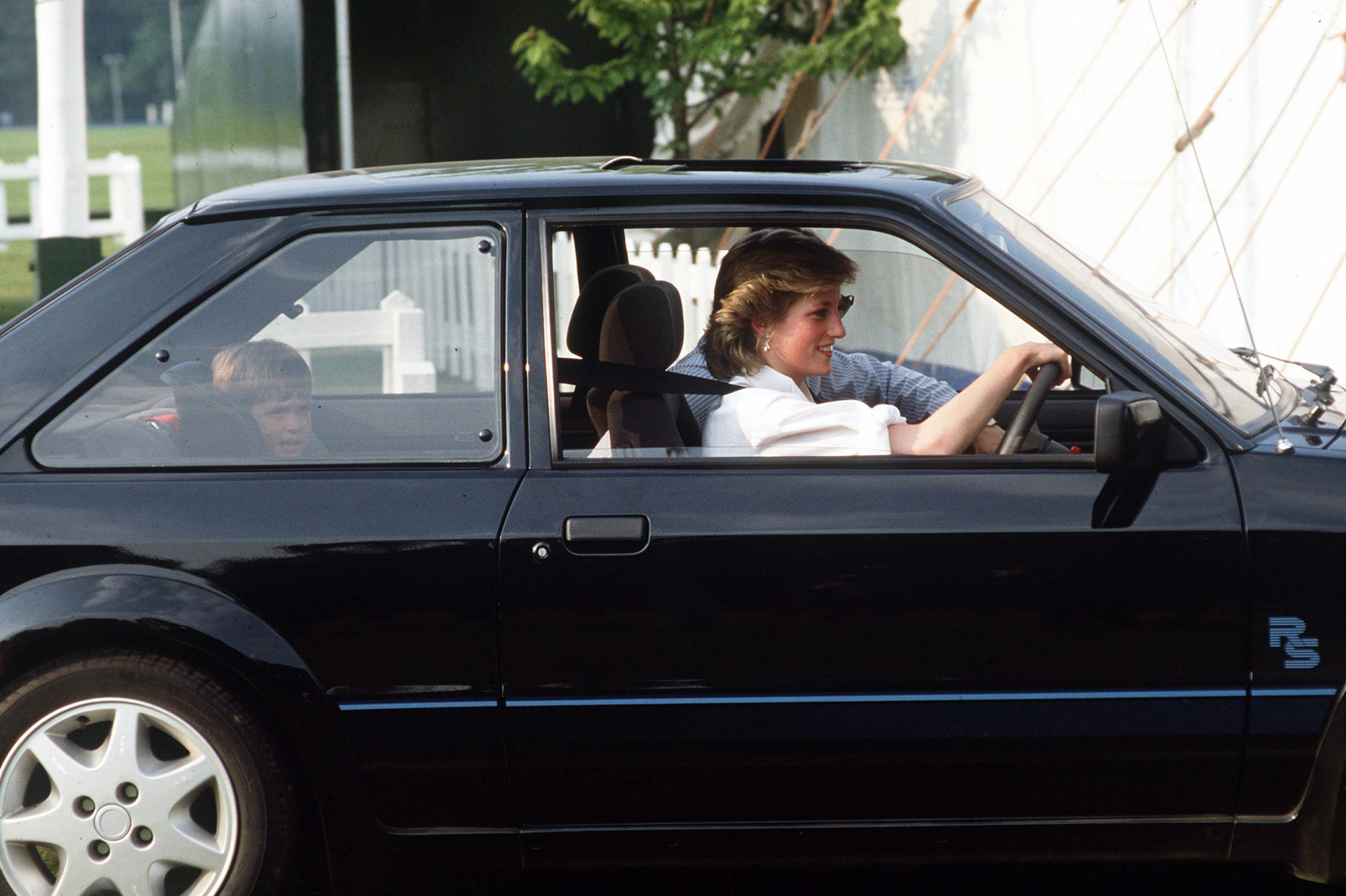 Lady Diana, sa Ford Escort des jeunes années de William et Harry aux ...