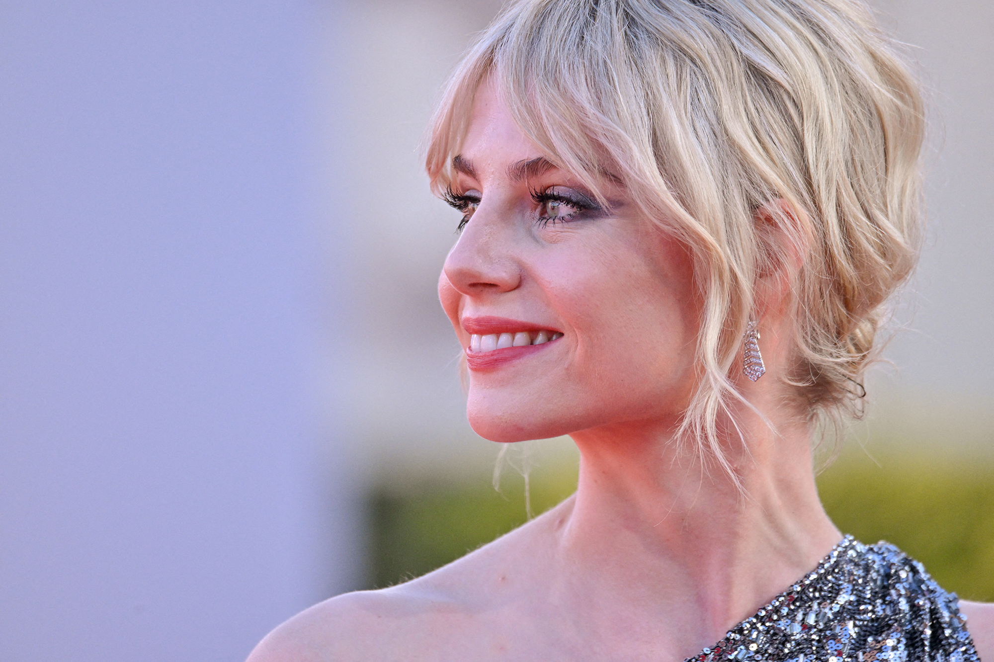 Lucy Boynton honorée au Festival de Deauville, son compagnon Rami Malek ...
