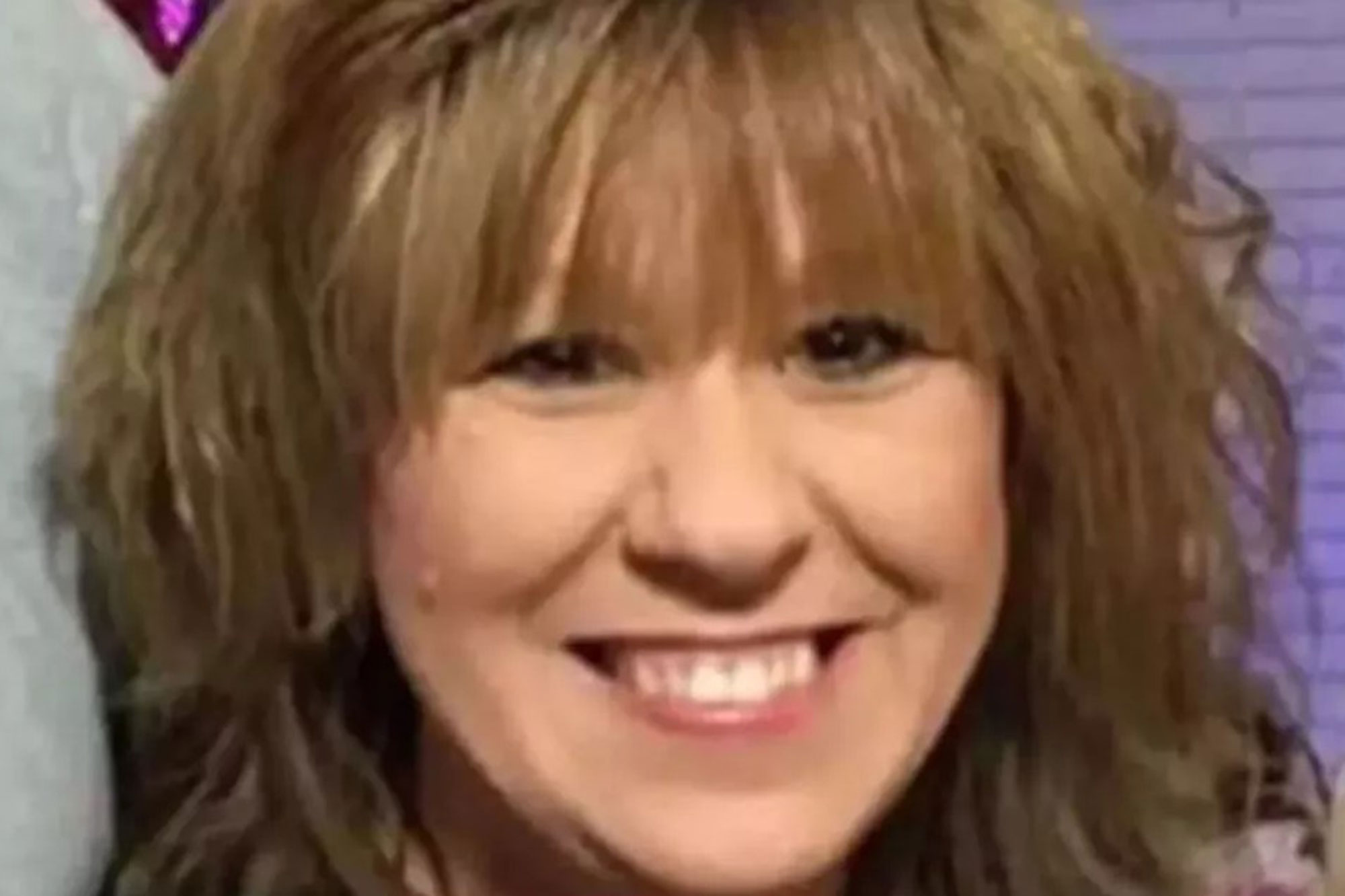 Mystérieuse mort de Debbie Collier : les effrayants messages du petit ...