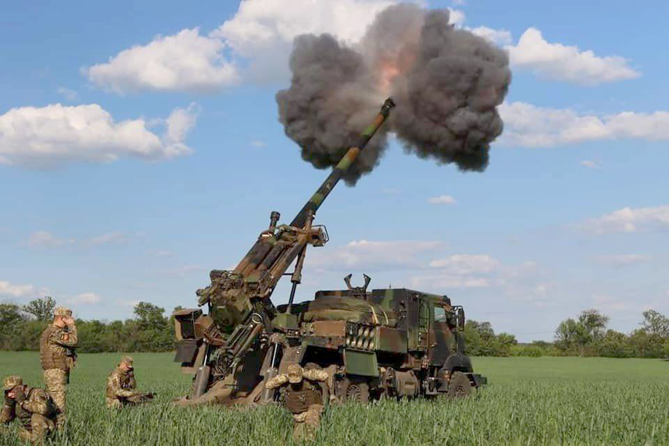 La France envisage de nouvelles livraisons d'armements à l'Ukraine, dont des canons Caesar