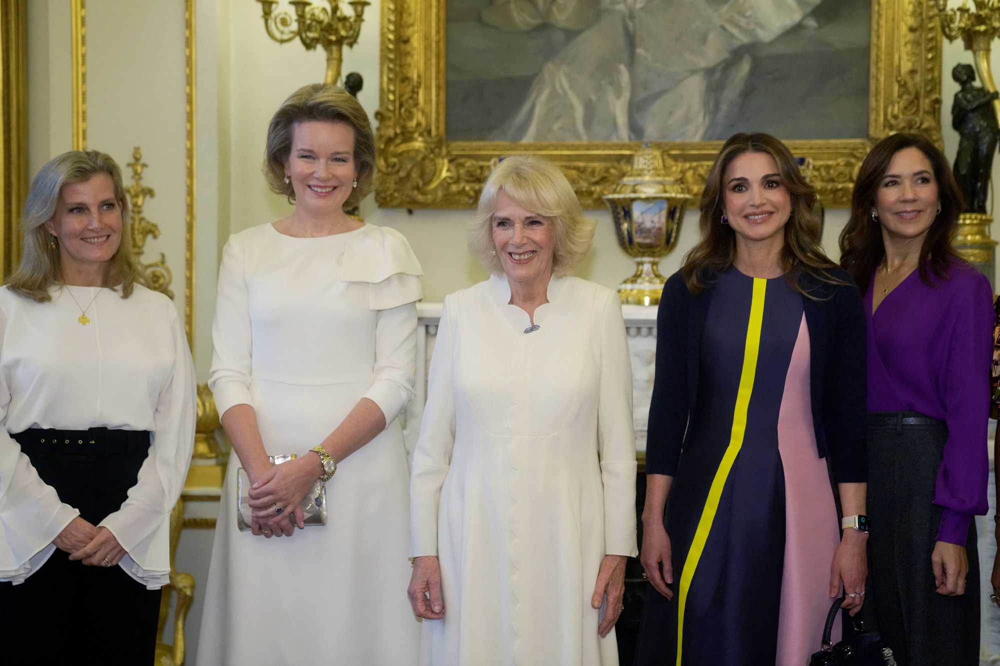 Trois reines, une princesse et une comtesse réunies contre la violence ...