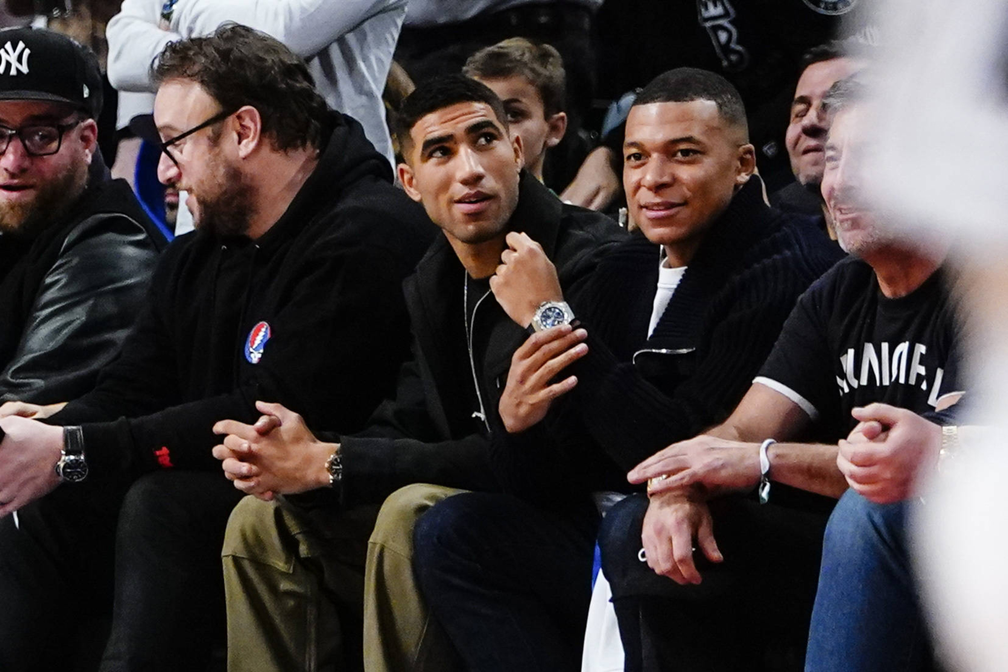 Kylian Mbappé ovationné à New York, son ami Achraf Hakimi à ses côtés