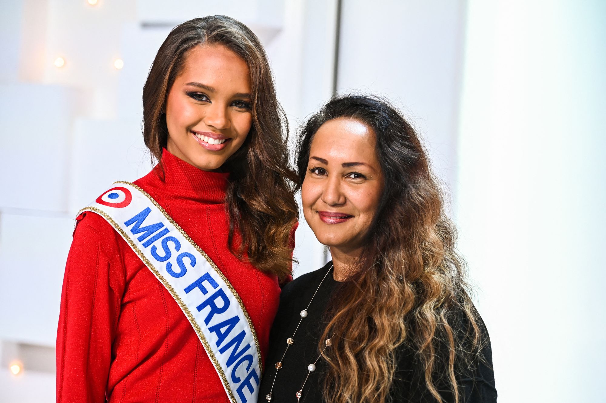 Indira Ampiot, Miss France 2023, poses with her mother, a former beauty ...
